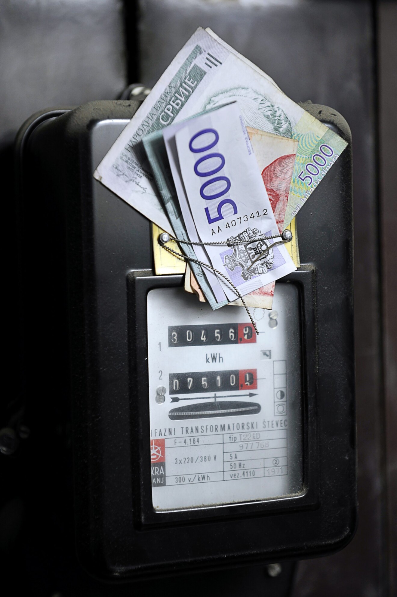 Strujni udar: EPS u minusu, Alta banka u plusu 15 miliona