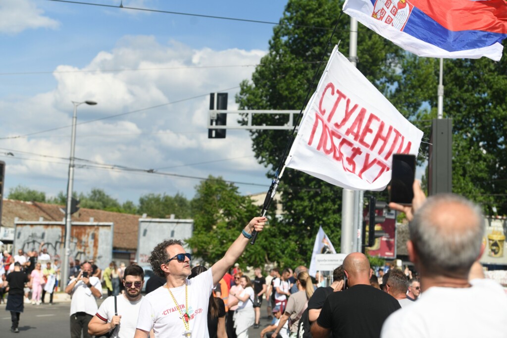 VIDEO-PRENOS Pratite uživo veliki studentski protest na Slaviji preko ...